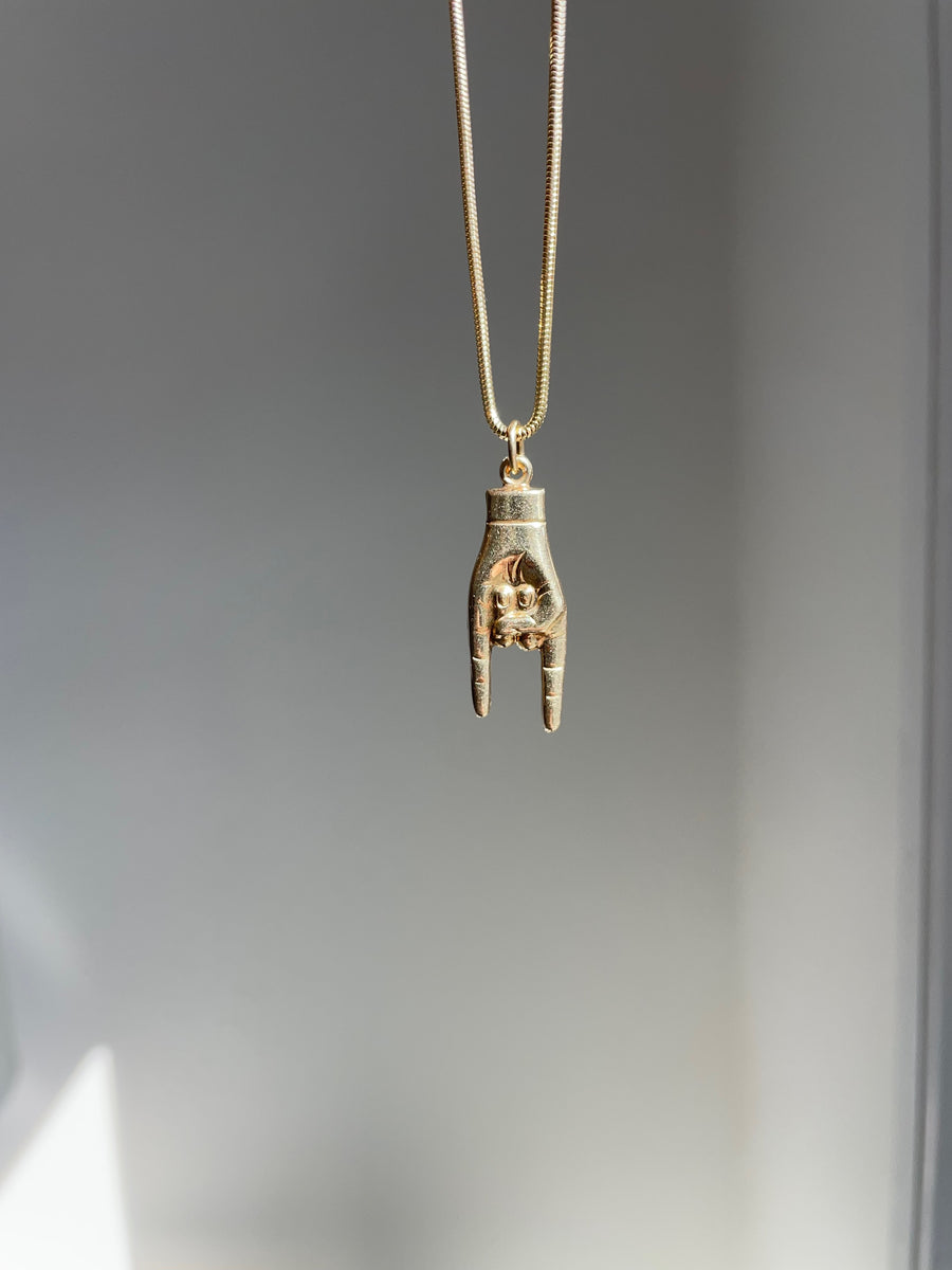 Mano charm – austra